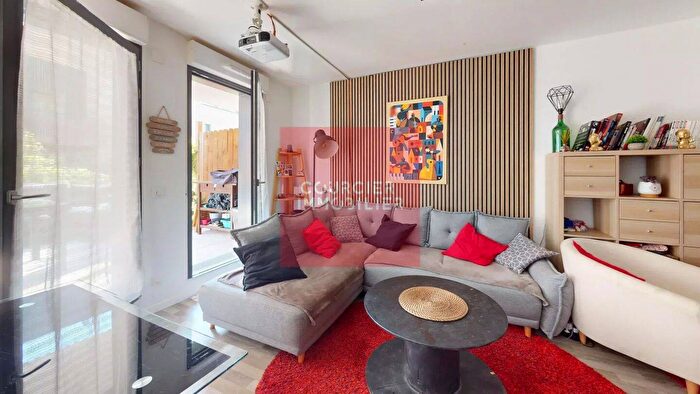 Appartement à louer - Chateau, Le Mesnil-Saint-Denis - 3 pièces - 2 chambres