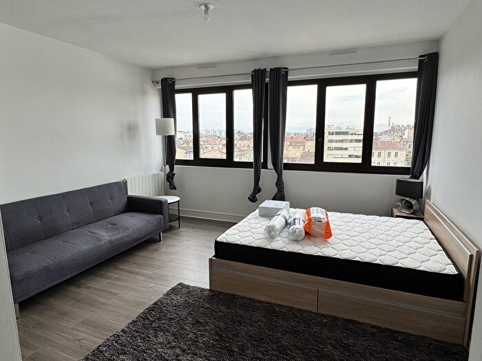 Appartement à louer - Bordeaux, Victoire, Sainte-Eulalie - 1 pièce