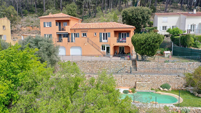 Maison à vendre - La Bouilladisse - 8 pièces - 6 chambres