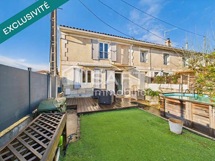 Maison à vendre - Saint-Médard-en-Jalles, Centre-ville - 4 pièces - 3 chambres