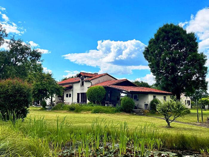 Maison à vendre - La Roche-Chalais - 5 pièces - 3 chambres