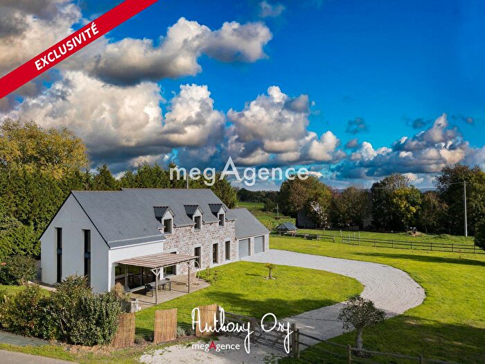 Maison à vendre - Roullours - 7 pièces - 4 chambres