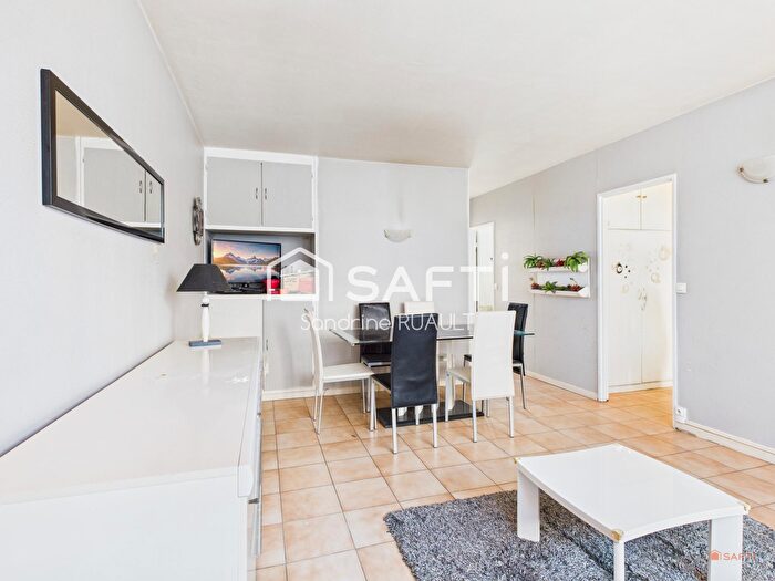 Appartement à vendre - Colombes, Henri Martin Estienne dOrves - 3 pièces - 2 chambres