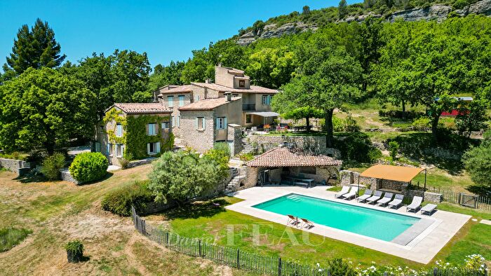 Maison à vendre - Saint-Martin-de-Castillon - 15 pièces - 11 chambres