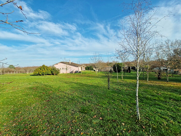 Maison à vendre - Pugnac - 5 pièces - 3 chambres