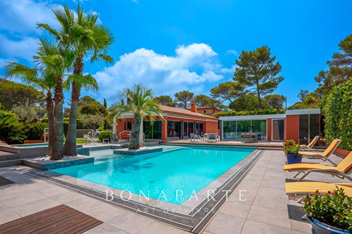 Mougins, Le Colombier, Colombe, Cabrières, Le Bordé : Maison 5 pièces à vendre