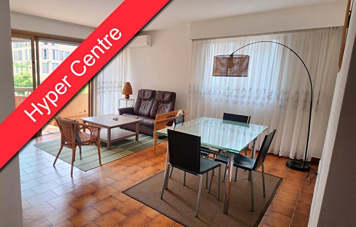 Appartement à louer - Antibes, Coeur de ville - 2 pièces - 1 chambre