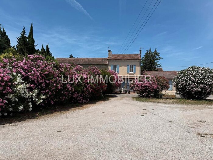 Maison 5 pièces à Châteaurenard, Jentelin, Route d'Avignon, Confignes, à vendre