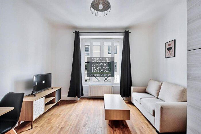 Appartement à louer - Saint Louis, Lyon ème arrondissement - 2 pièces - 1 chambre