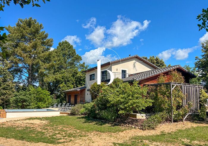 Saint-Paulet-de-Caisson : Maison 6 pièces à vendre