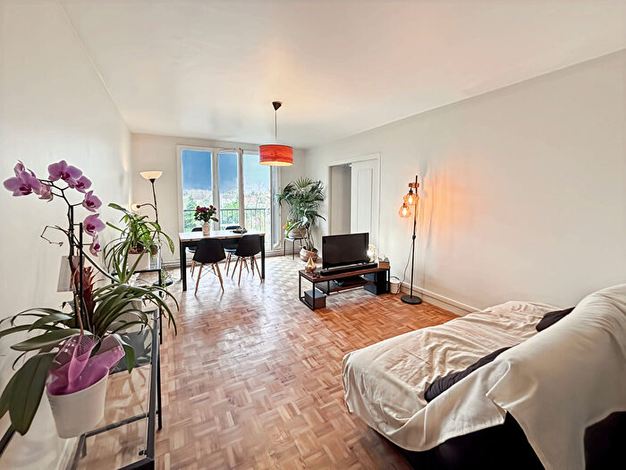 Appartement à louer - Mennecy, Acacias, Zone dActivité Montvrain - 3 pièces - 2 chambres