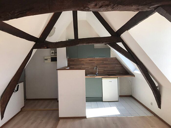 Appartement 2 pièces à Vieux Lille, à louer