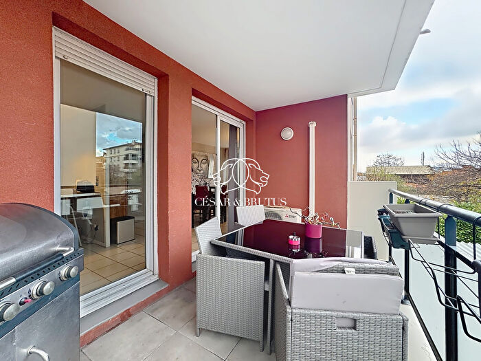 Appartement 4 pièces à Vénissieux, Joliot Curie, à vendre