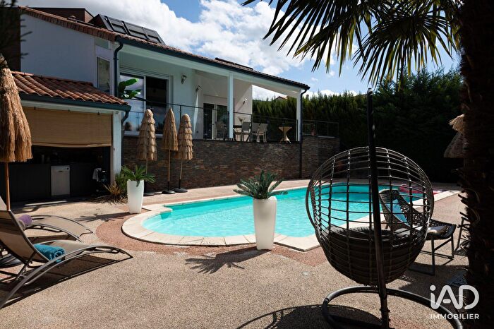 Maison à vendre - Mirefleurs - 4 pièces - 3 chambres