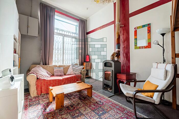 Maison à vendre - Marseille e , Saint-André - 5 pièces - 3 chambres