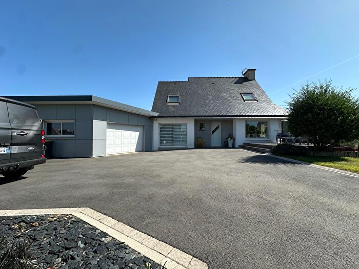 Maison 5 pièces à vendre à Plouigneau