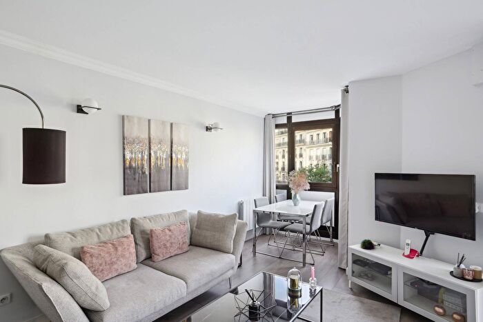 Appartement à louer - Courcelles-Wagram, Paris ème arrondissement - 2 pièces - 1 chambre