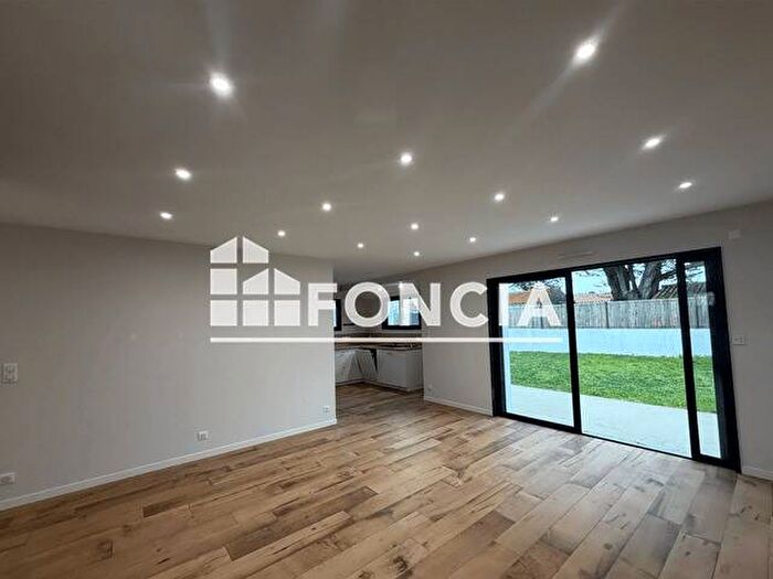 Maison à louer - Barbâtre - 4 pièces - 3 chambres