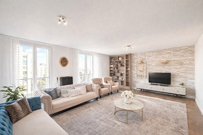 Appartement à vendre - Marseille e , Les Borels - 3 pièces - 2 chambres