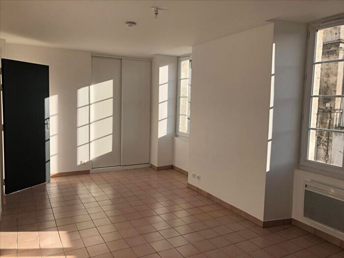 Angoulême, Saint-Ausone, Saint-Martin : Appartement 2 pièces à louer