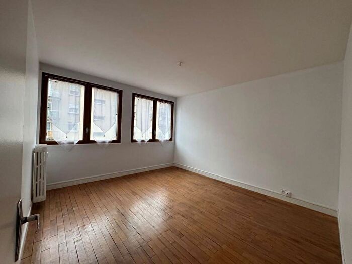 Appartement à louer - Centre Ville, Mazamet - 2 pièces - 1 chambre