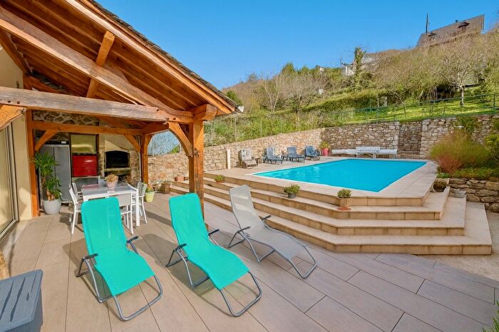 Maison à vendre - Entraygues-sur-Truyère - 9 pièces - 6 chambres