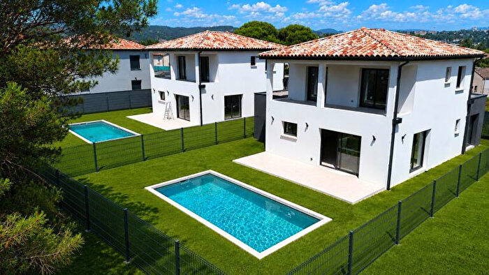 Maison 5 pièces à vendre à Saint-Étienne-de-Fontbellon
