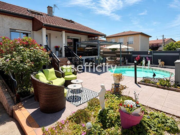 Maison 7 pièces à Décines-Charpieu, Champ Blanc, à vendre