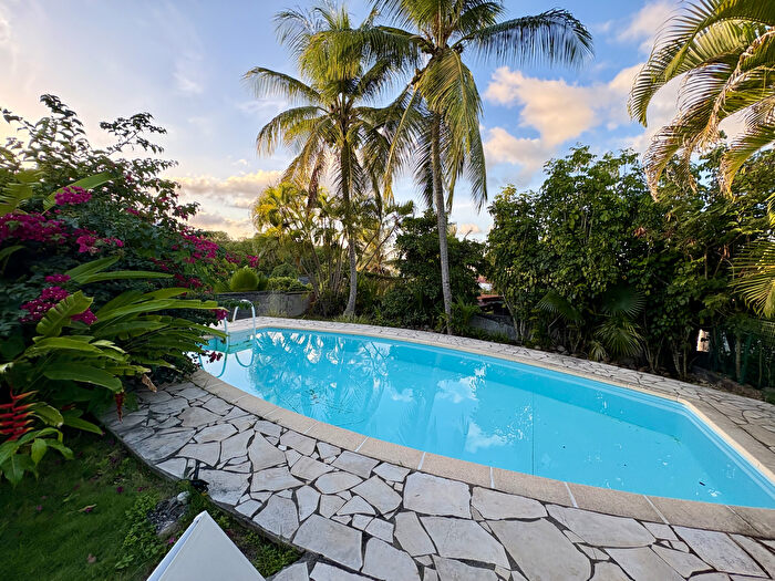 Maison à louer - Le Gosier - 6 pièces - 5 chambres