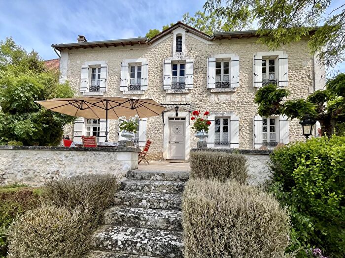 Maison à vendre - Ribérac - 9 pièces - 5 chambres