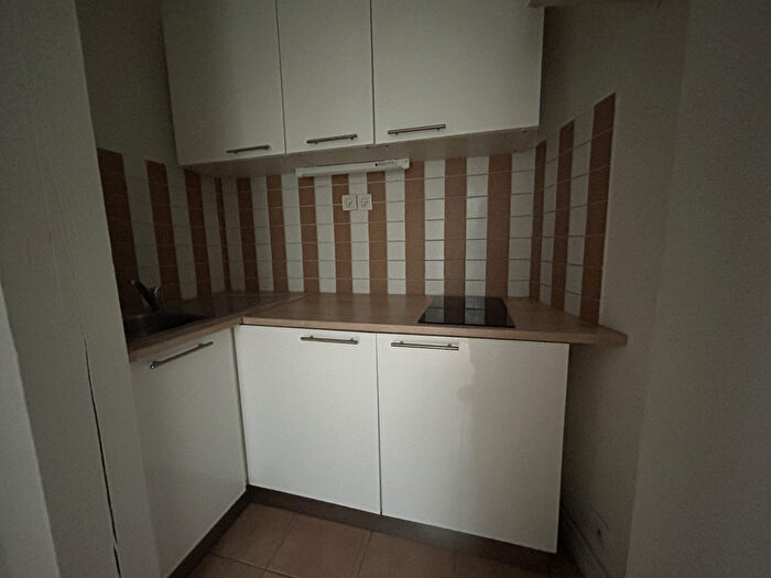 Appartement à louer - Reims, Centre-ville - 2 pièces - 1 chambre