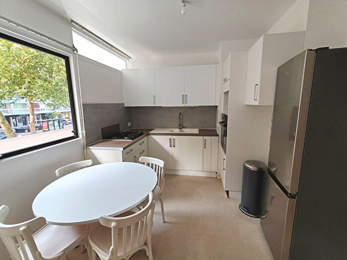 Appartement à louer - Quartiers Nord-Ouest, Villejean - 6 pièces - 5 chambres