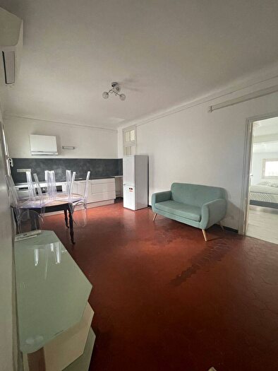 Centre Ville-Mejan-La Cité, Arles : Appartement 2 pièces à louer