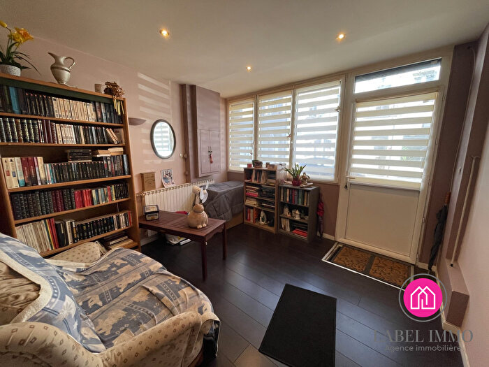 Maison 3 pièces à Saint-Amand-les-Eaux, Gare, à vendre