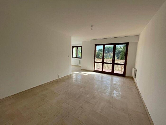 Appartement à louer - Sainte Anne, Marseille ème arrondissement - 3 pièces - 2 chambres