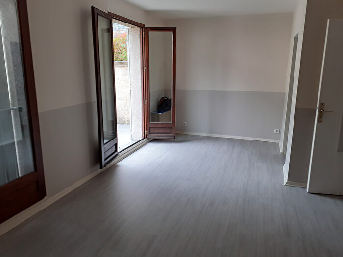 Brive-la-Gaillarde, Centre-ville, Pont Cardinal, Champanatier : Appartement 3 pièces à louer