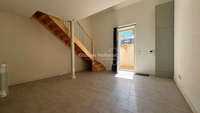 Nîmes, Tour Magne : Appartement 2 pièces à louer