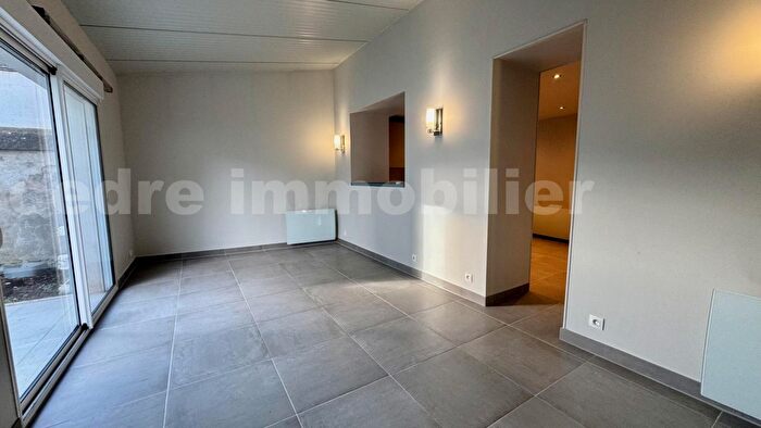 Appartement à louer - Saint-Hilaire-Saint-Mesmin - 3 pièces - 2 chambres