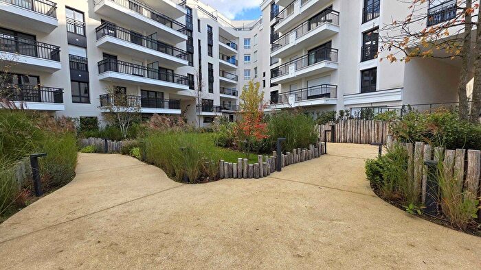 Appartement à louer - Les Joncs Marins-Croix dEau, Le Perreux-sur-Marne - 4 pièces - 3 chambres