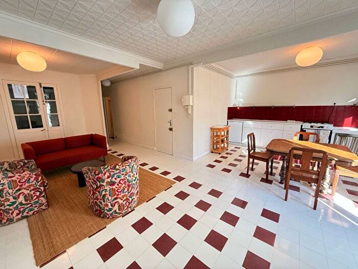 Appartement à louer - Béziers - 2 pièces - 1 chambre