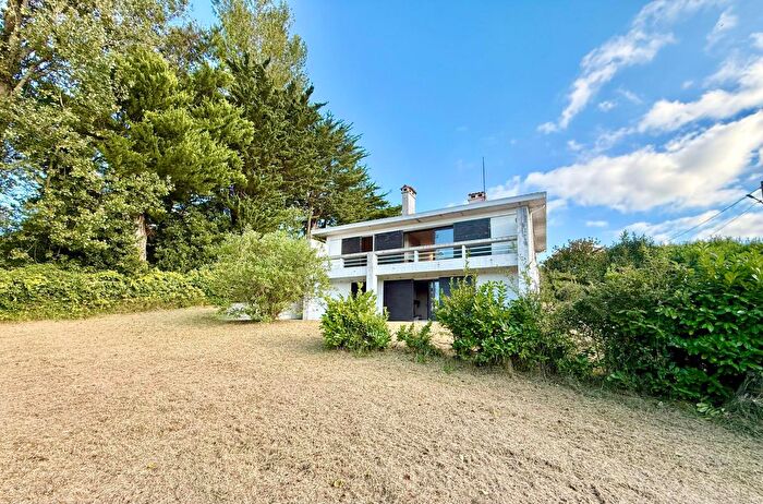 Maison à vendre - Hendaye, Ville - 6 pièces - 4 chambres