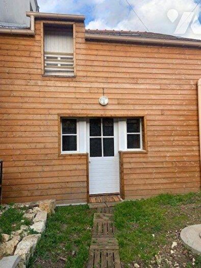 Maison à louer - Puiseaux - 2 pièces - 1 chambre