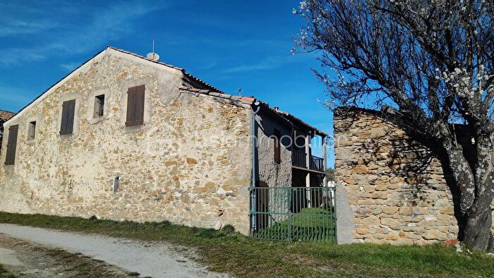 Maison à vendre - Saint-Étienne-les-Orgues - 4 pièces - 3 chambres