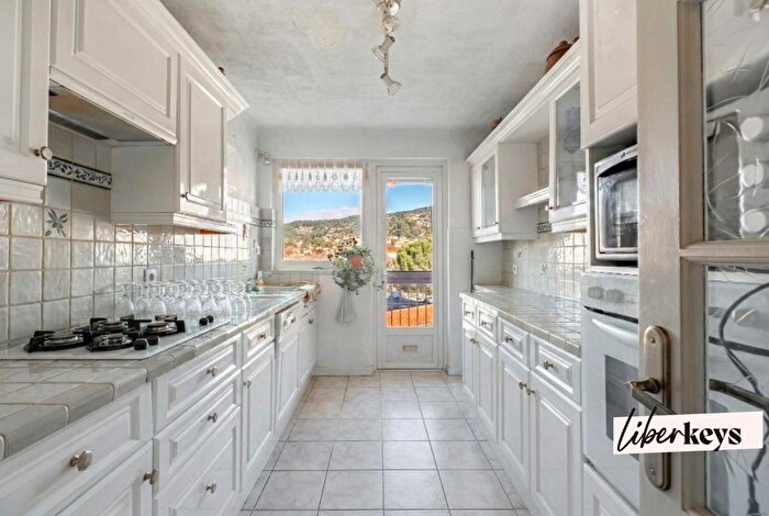 Appartement à vendre - Draguignan, Pierre de la Fée, Morgay - 7 pièces - 4 chambres