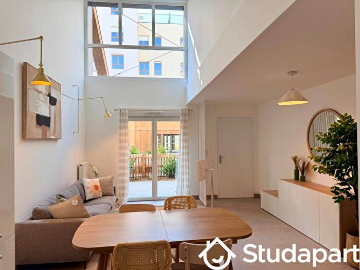 Appartement à louer - République-Université, Nanterre - 1 pièce - 3 chambres