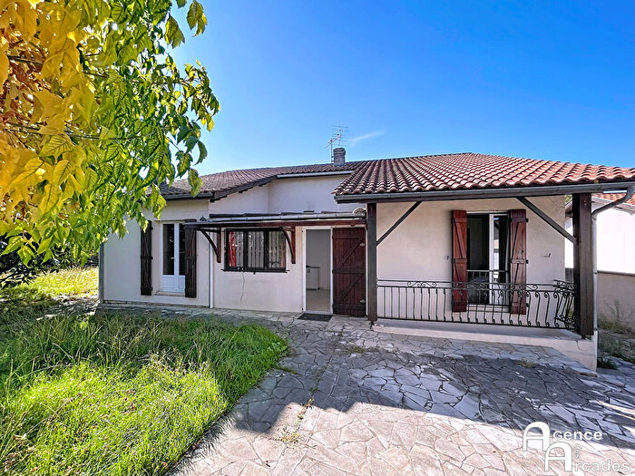 Maison à vendre - Sainte-Eulalie - 9 pièces - 5 chambres