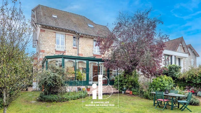 Fontainebleau, Plaine de la Chambre : Maison 10 pièces à vendre