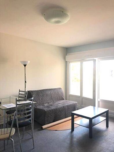 Appartement à louer - Barbâtre-Saint Remy-Verrerie, Reims - 2 pièces - 1 chambre