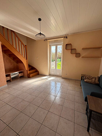 Maison à louer - Le Creusot, Sud Est - 2 pièces - 1 chambre