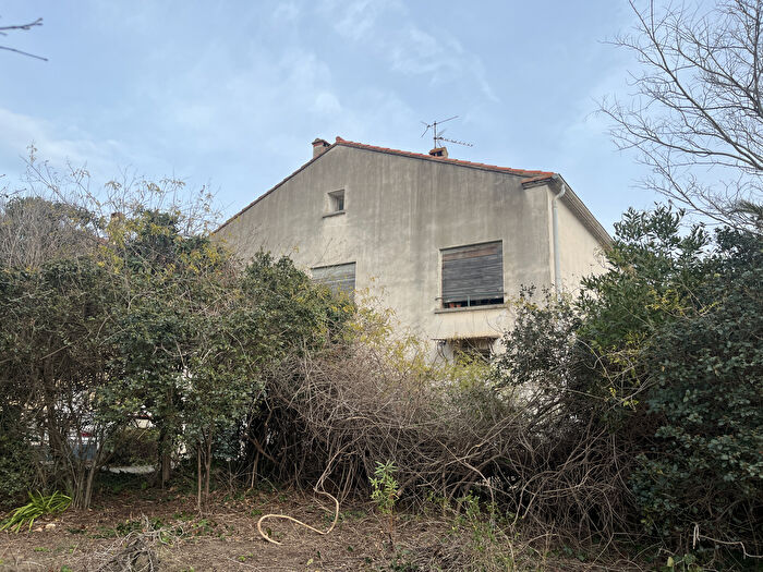Maisons à vendre et appartements à louer - 1